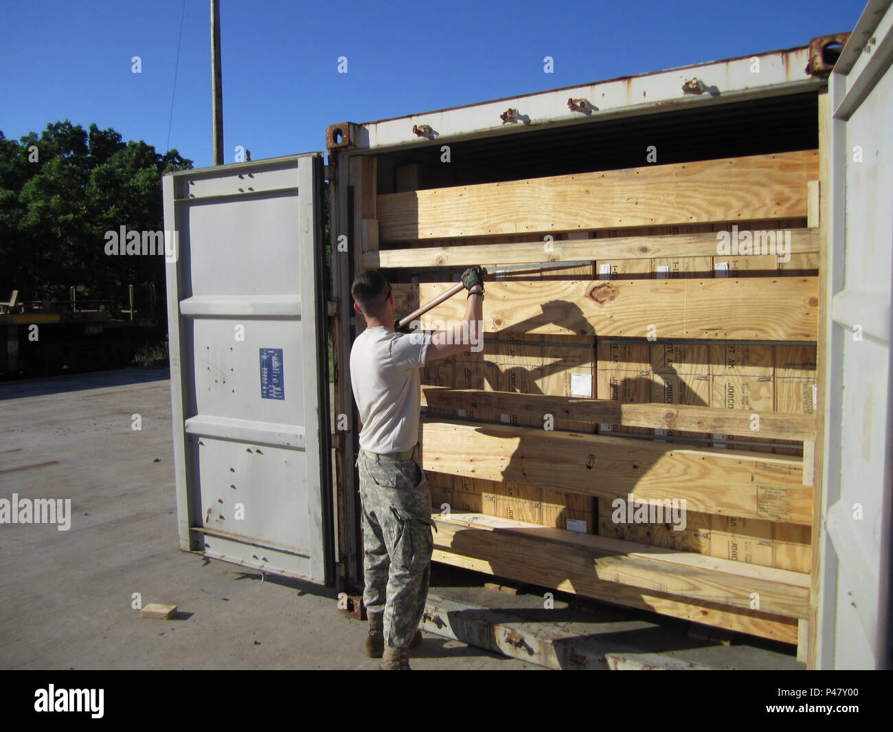 Reservists from the 826th Ordnance Company work on Blocking and Bracing ...