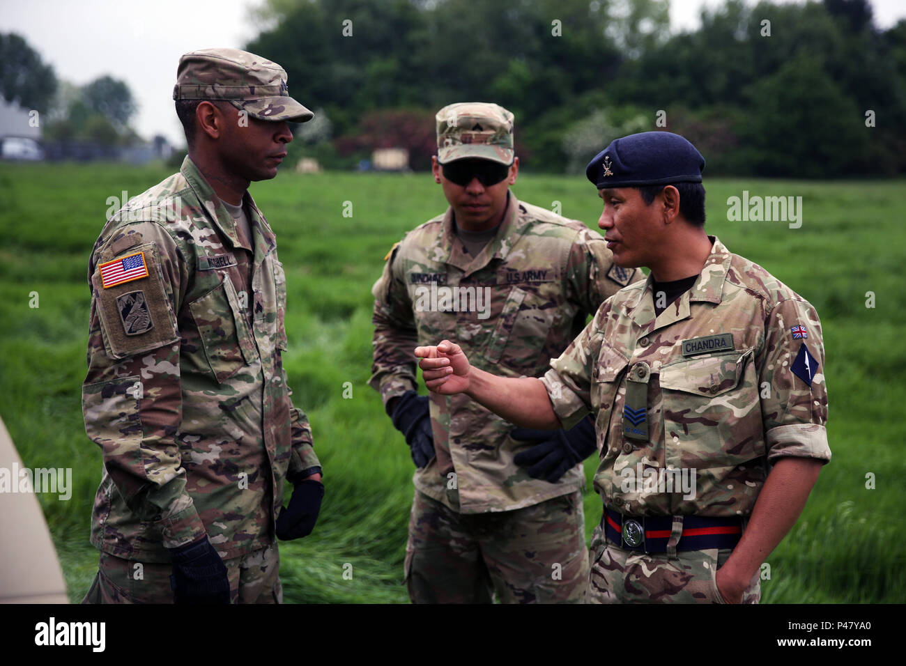 Gurkha training hi-res stock photography and images - Alamy