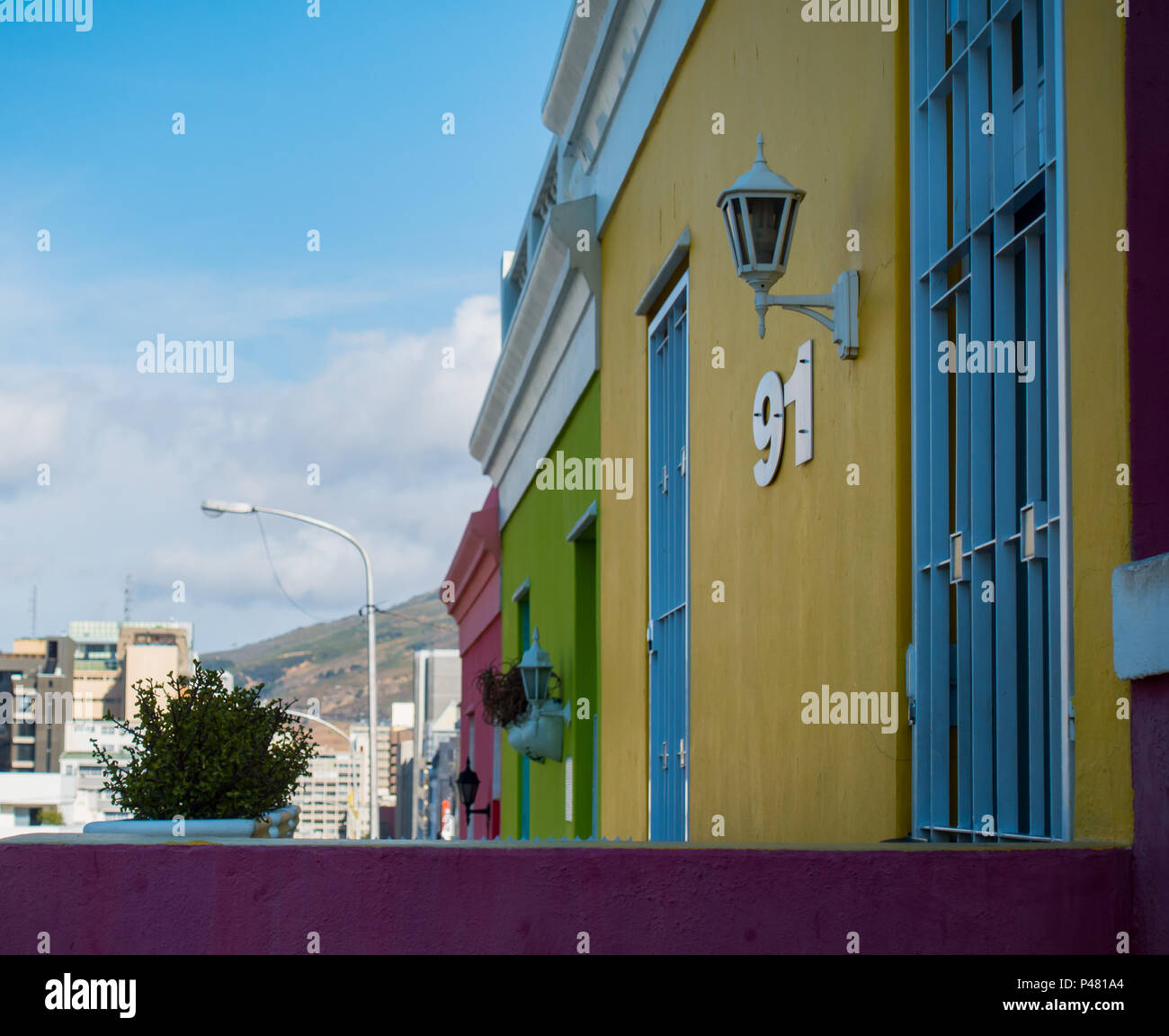 Tall town house hi-res stock photography and images - Alamy