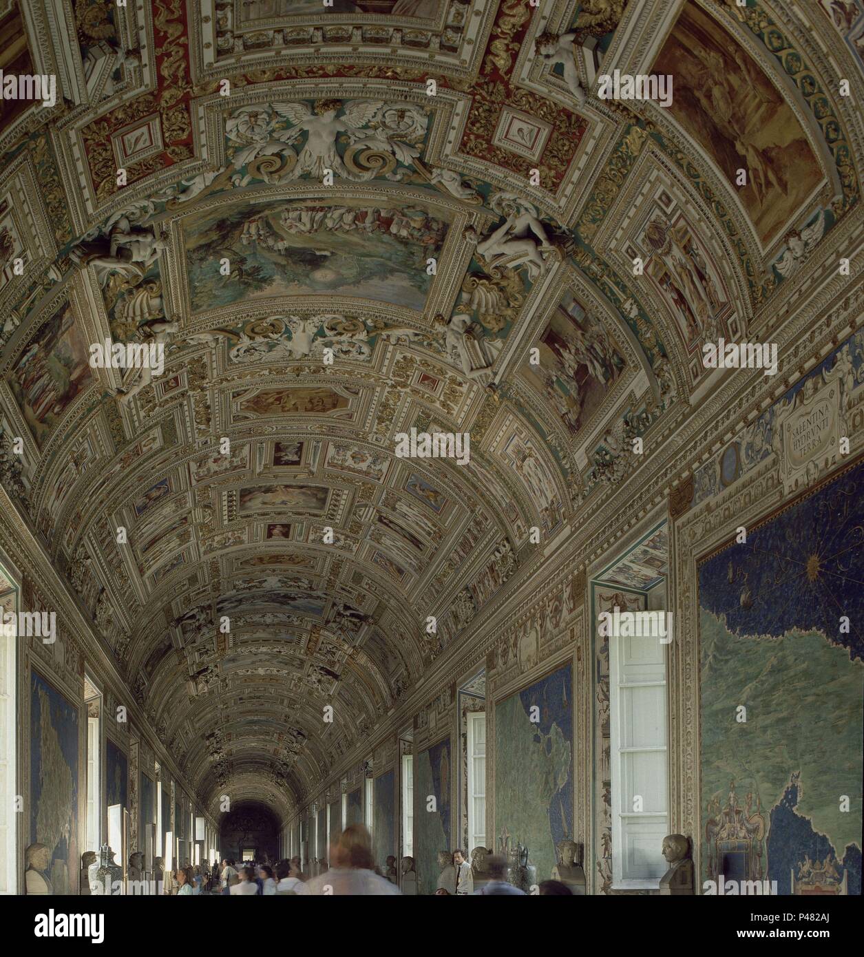 GALERIA. Location: MUSEOS VATICANOS-GALERIA DE LOS MAPAS, VATICANO ...