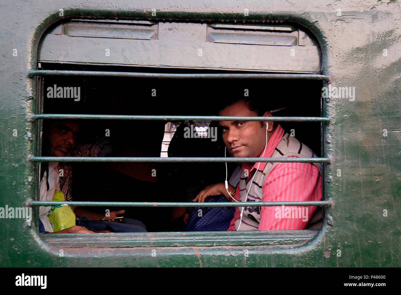 India, Kolkata, railway station Stock Photo - Alamy