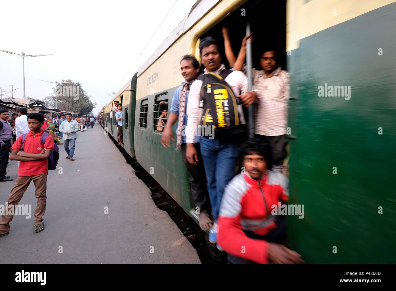India, Kolkata, railway station Stock Photo - Alamy
