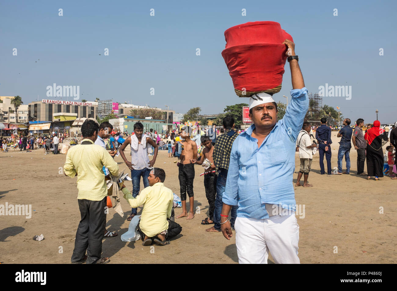 Juhu beach mumbai hi-res stock photography and images - Alamy