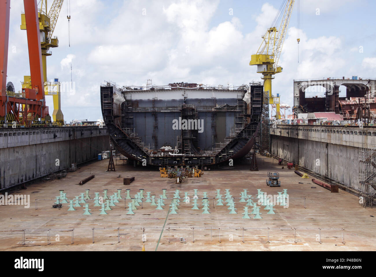Estaleiro atlantico sul hi-res stock photography and images - Alamy