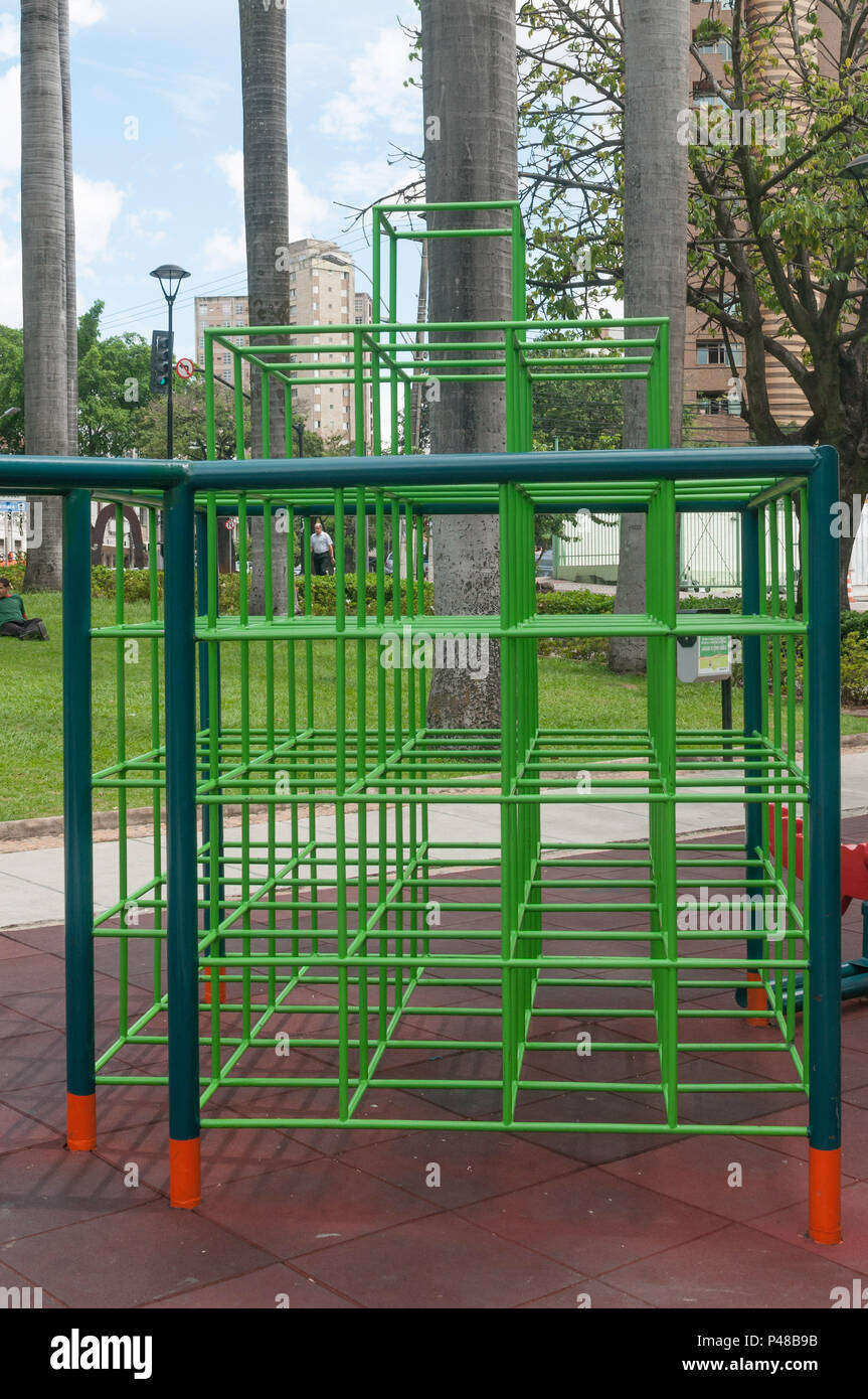 Belo Horizonte, MG - 19/03/15: Parque Infantil - trepa trepa. (Foto ...