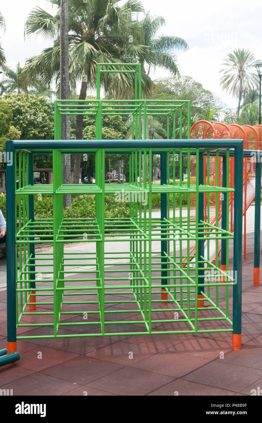 Belo Horizonte, MG - 19/03/15: Parque Infantil - trepa trepa. (Foto ...