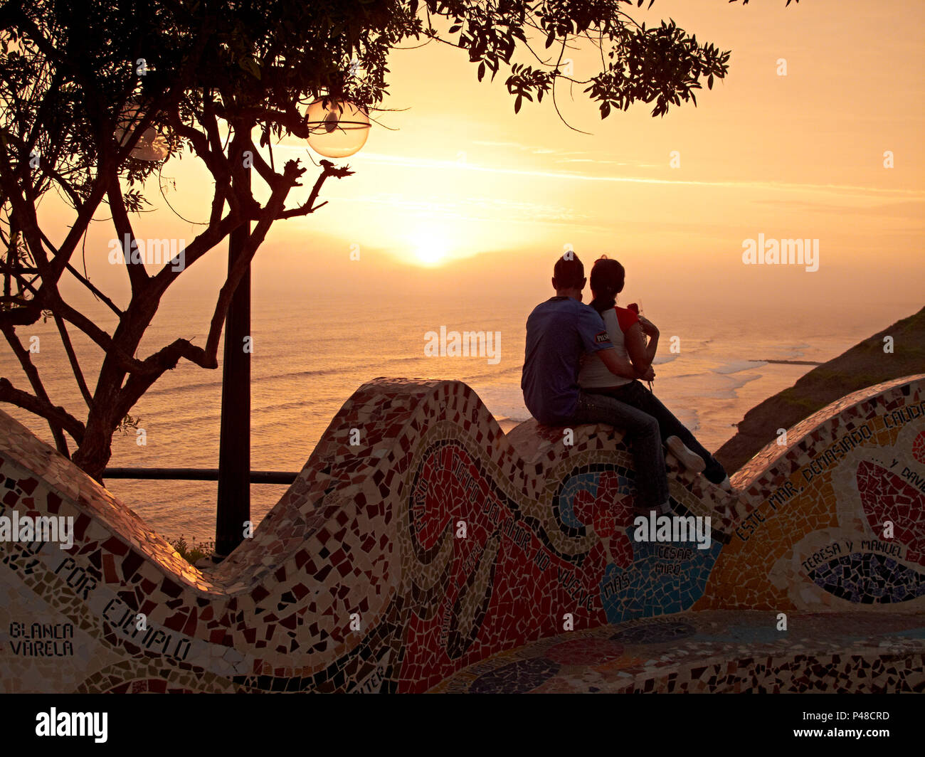 El Beso (The Kiss), a sculpture at the Parque Del Amor in Miraflores ...