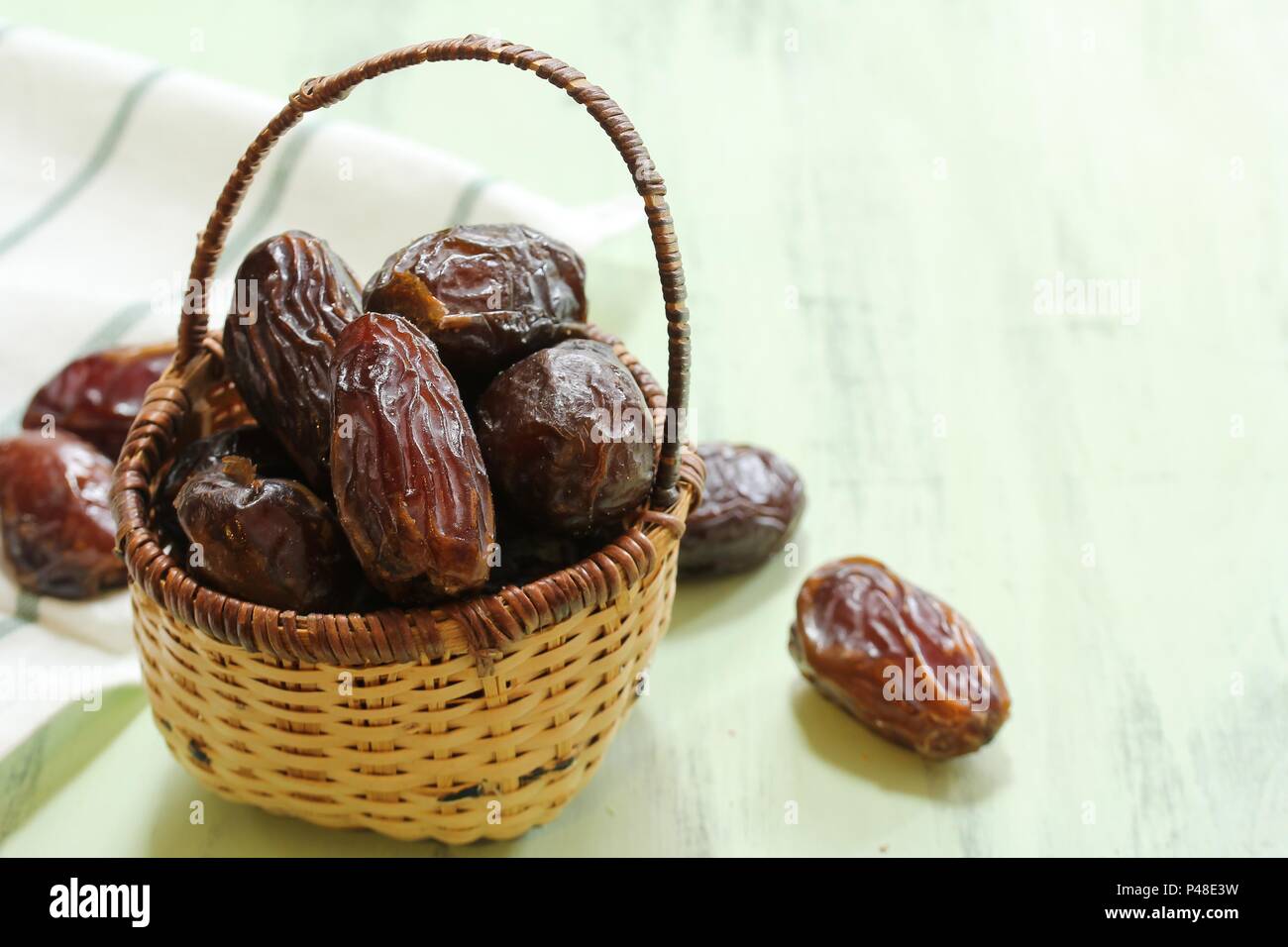 How To Dry Fresh Dates