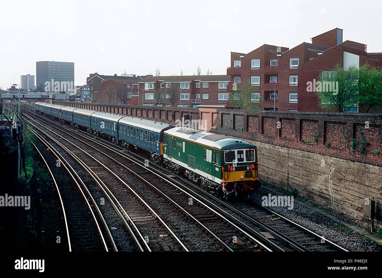 A class 73 JA electro diesel locomotive number 73003/E6003 ’Sir Herbert ...