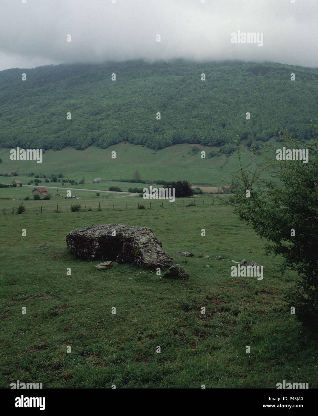 DOLMEN DE ARRAKO-MONUMENTO MEGALITICO Y VISTA DEL VALLE. Location ...