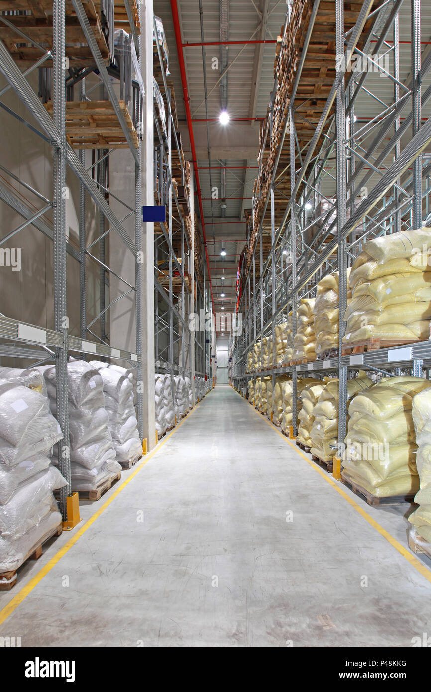 Food distribution warehouse hi-res stock photography and images - Alamy