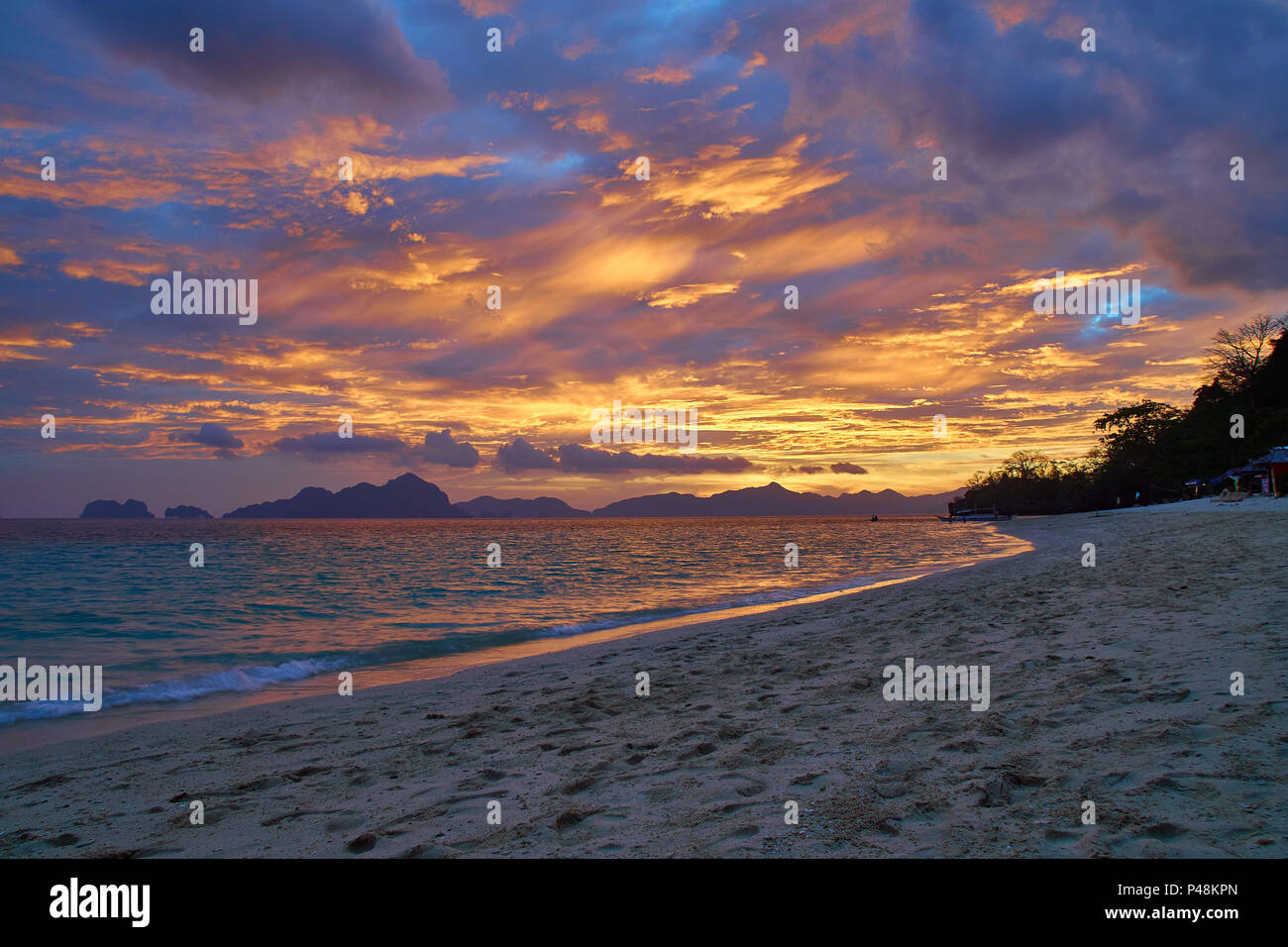 Boat view on the beach Stock Photo - Alamy