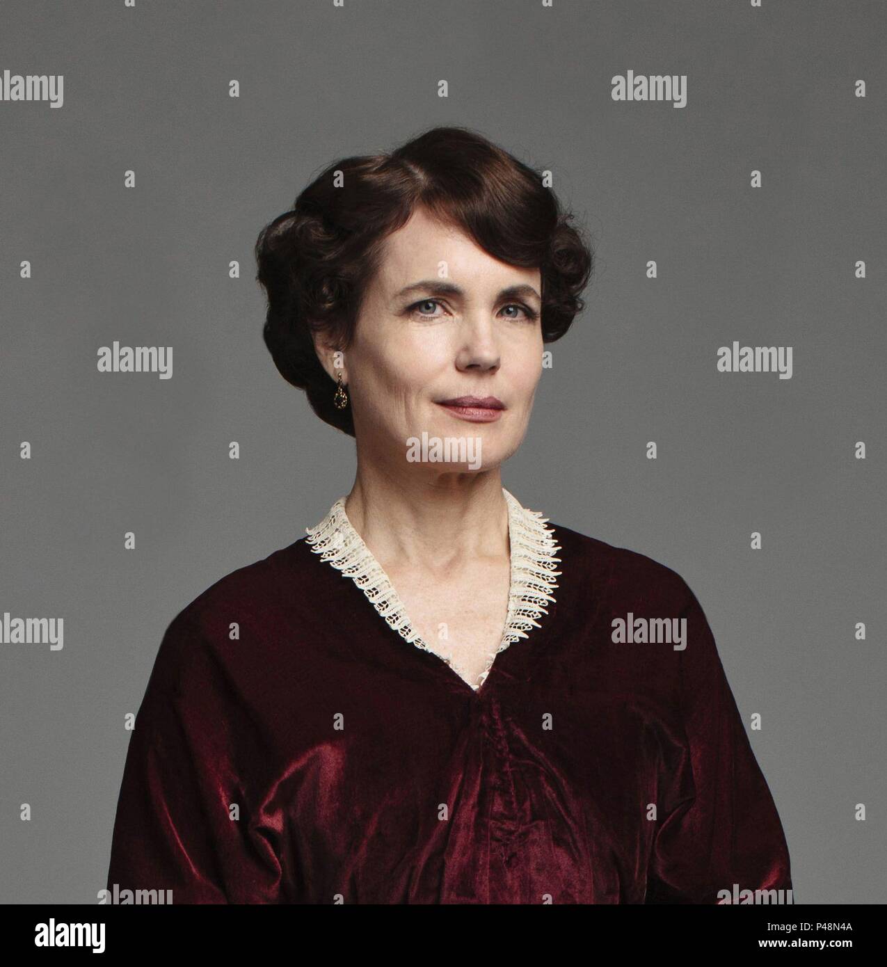 Elizabeth mcgovern and downton abbey hi-res stock photography and ...
