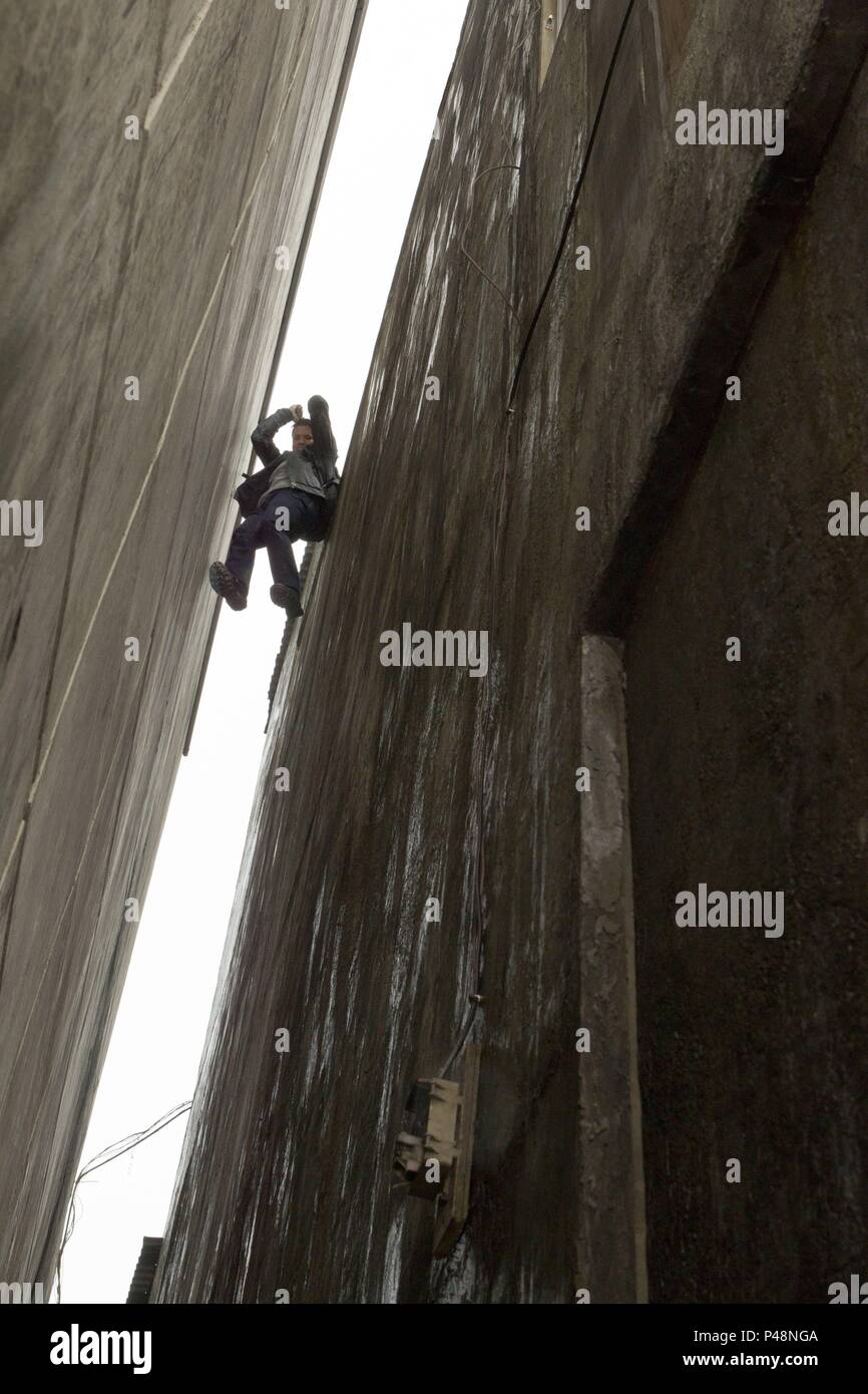 Original Film Title: THE BOURNE LEGACY. English Title: THE BOURNE ...