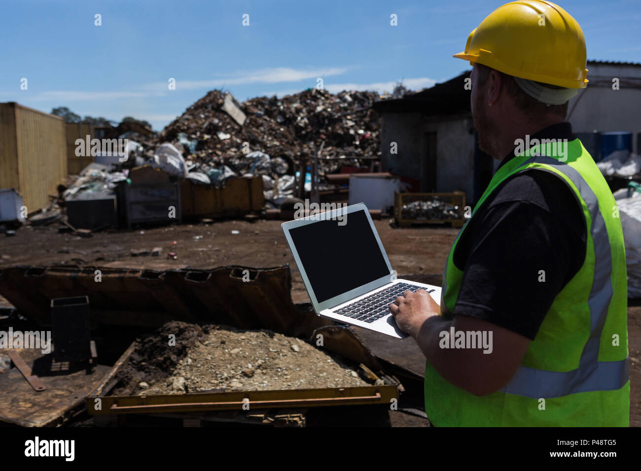 Laptop garbage hi-res stock photography and images - Alamy