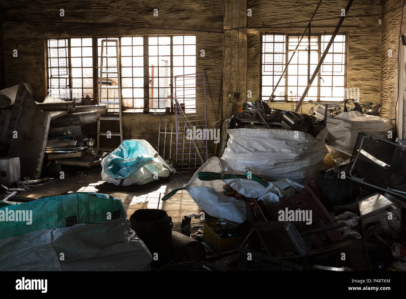 Full garbage bags hi-res stock photography and images - Alamy