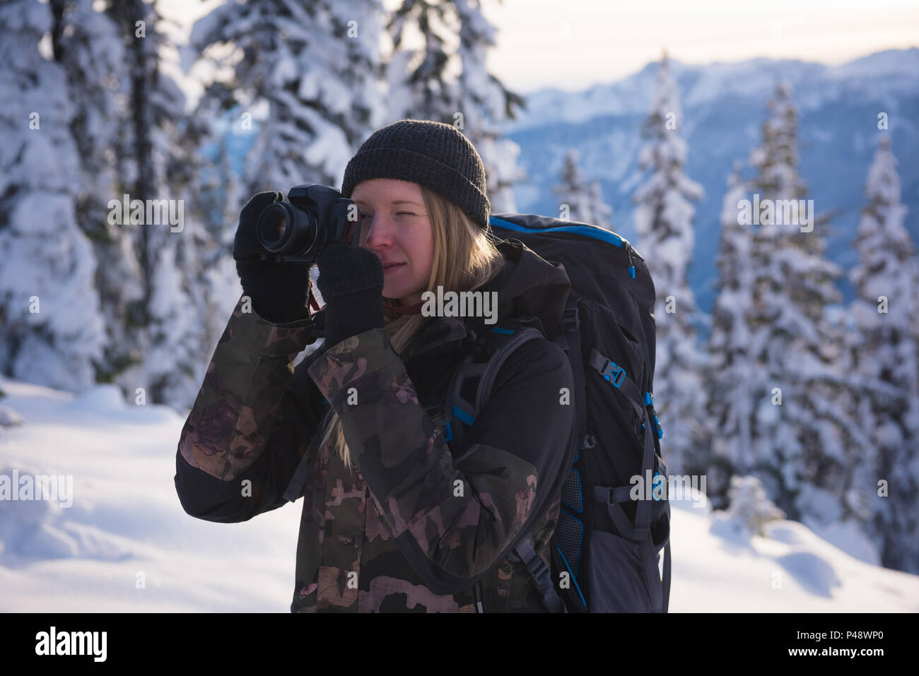 Photographing the weather hi-res stock photography and images - Alamy