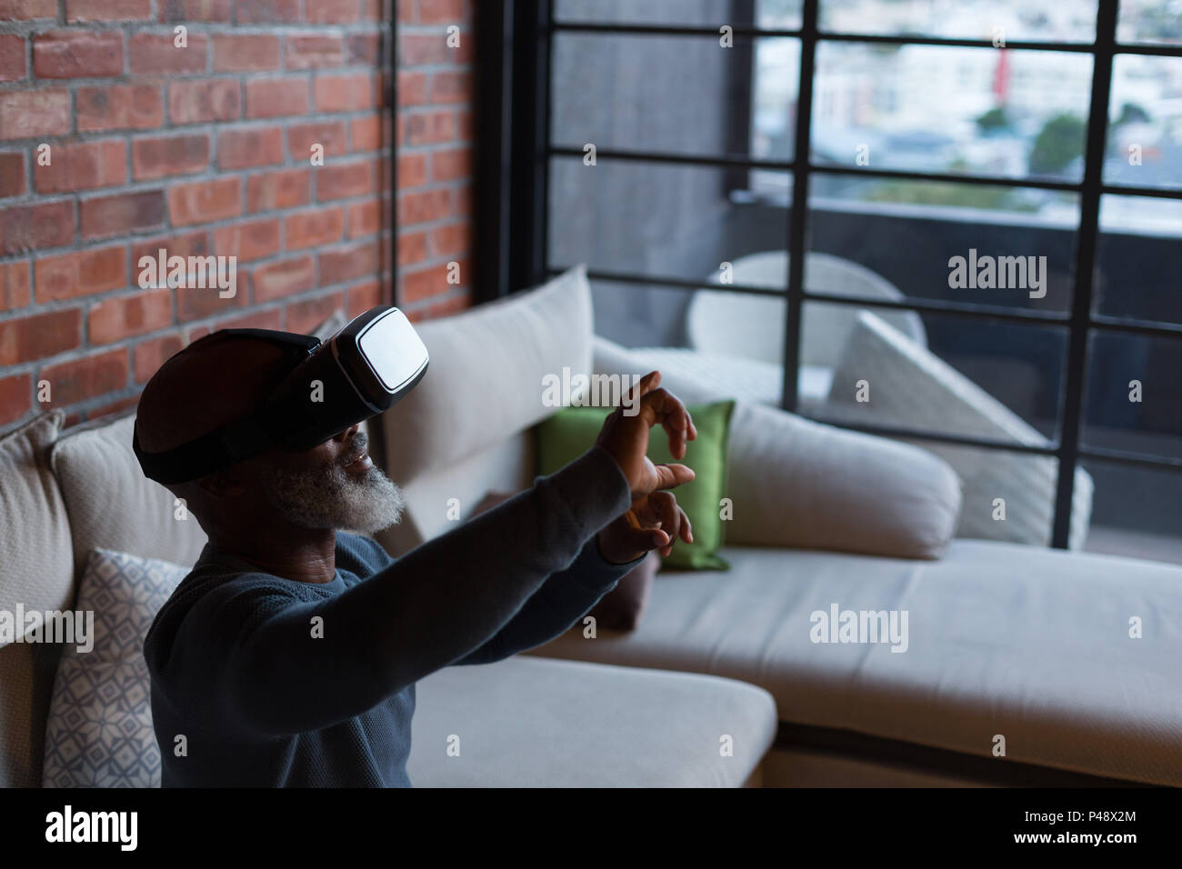 Retirement home virtual reality hi-res stock photography and images - Alamy