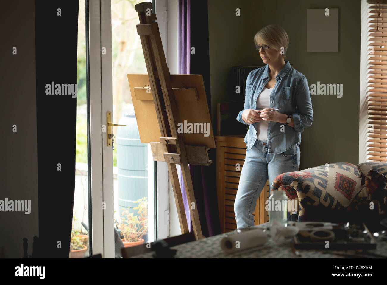 Standing observing hobby hi-res stock photography and images - Alamy