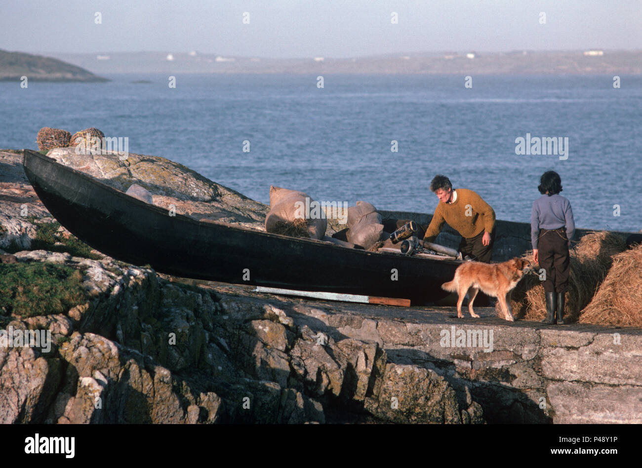Traditional curragh hi-res stock photography and images - Alamy
