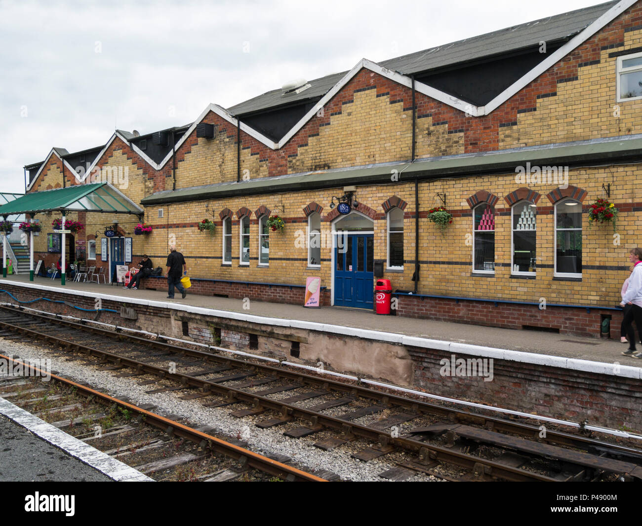 Windermere railway station hi-res stock photography and images - Alamy