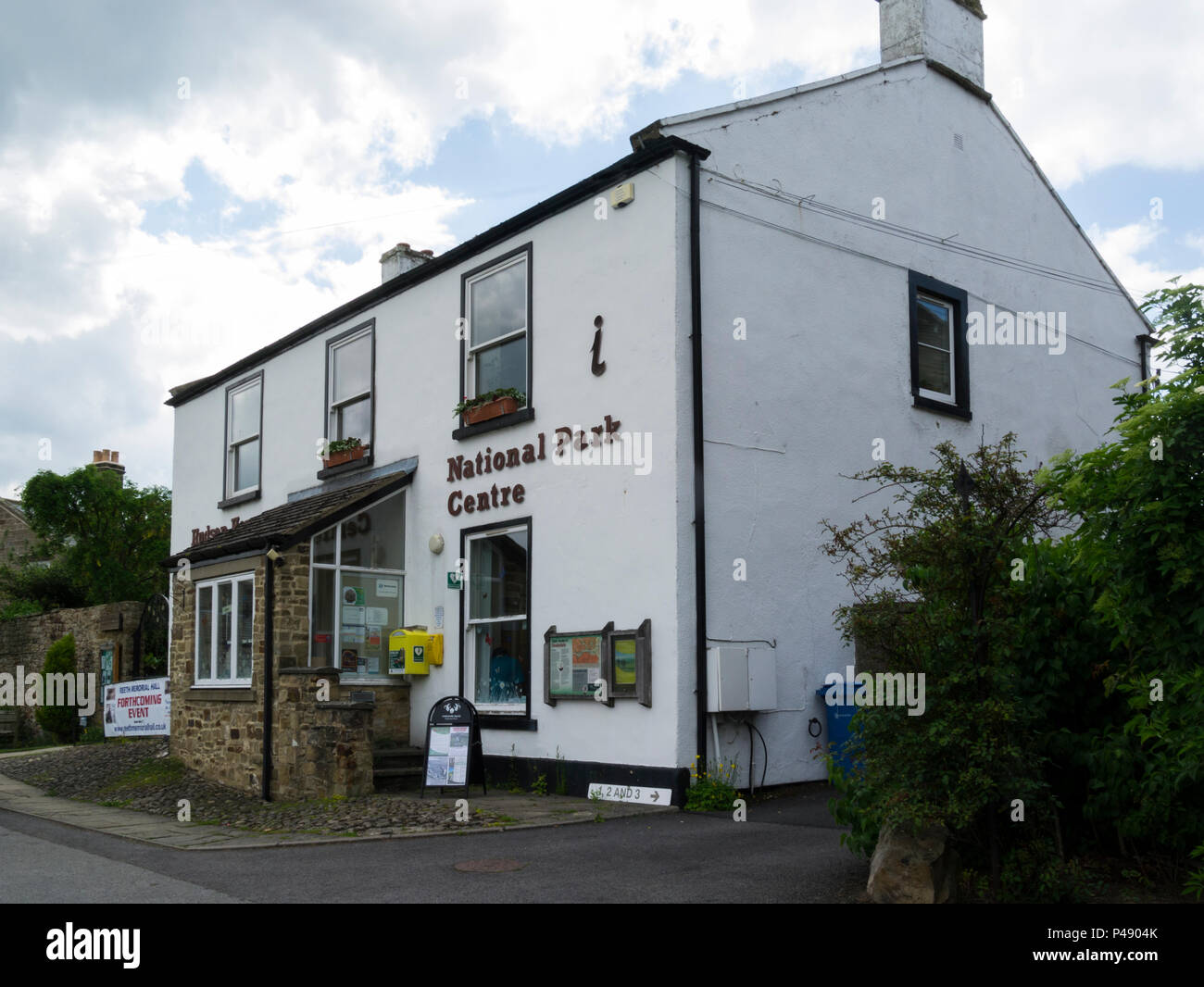 Dales centre reeth hi-res stock photography and images - Alamy