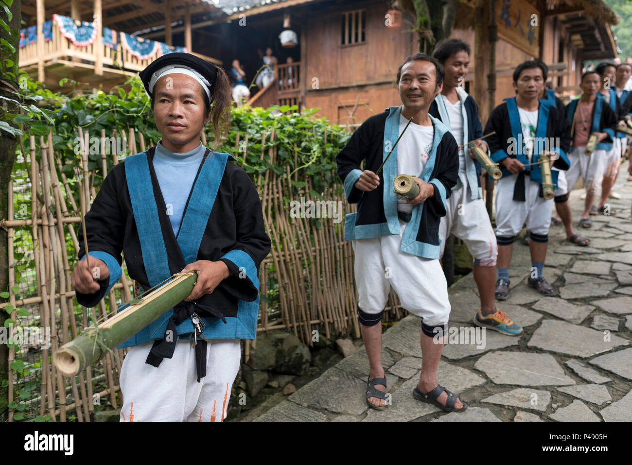 Chinese play musical instruments hi-res stock photography and images ...