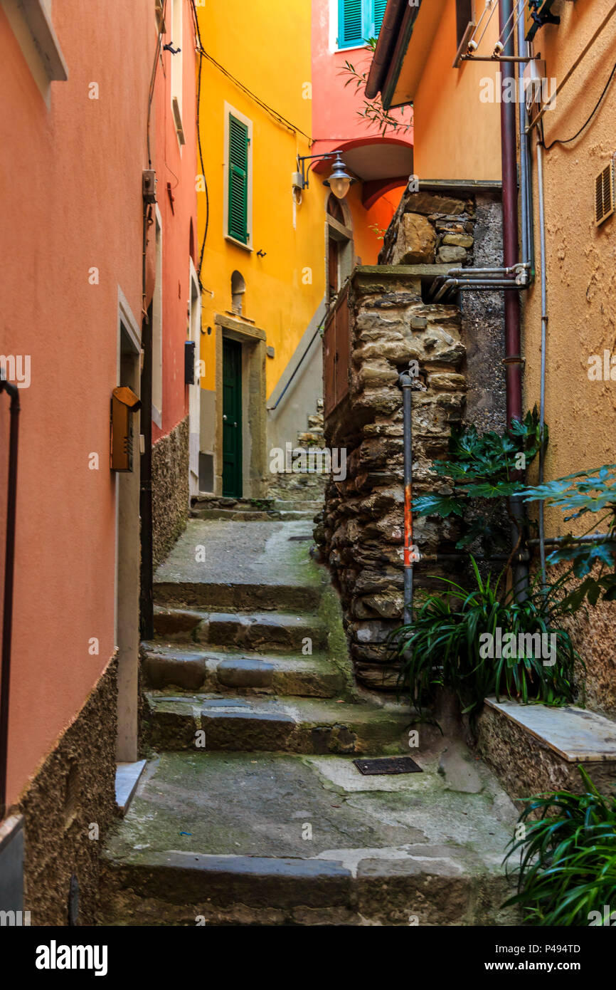 Old stone buildings in cinque terre hi-res stock photography and images - Alamy