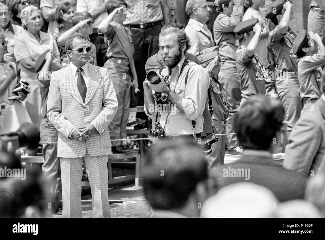 David kennerly hi-res stock photography and images - Alamy