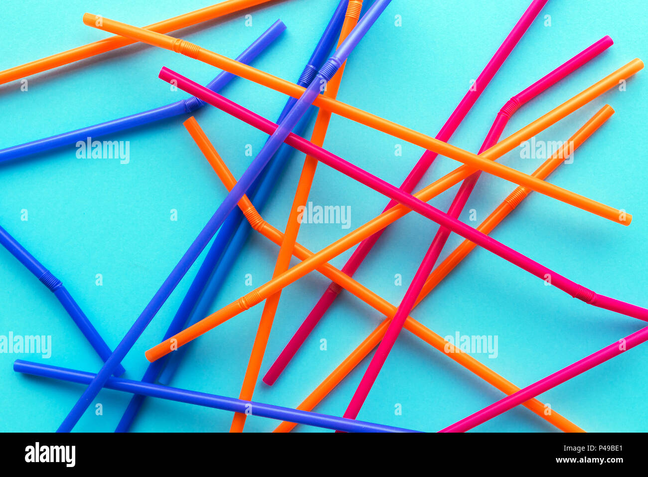Top view plastic straws hi-res stock photography and images - Alamy