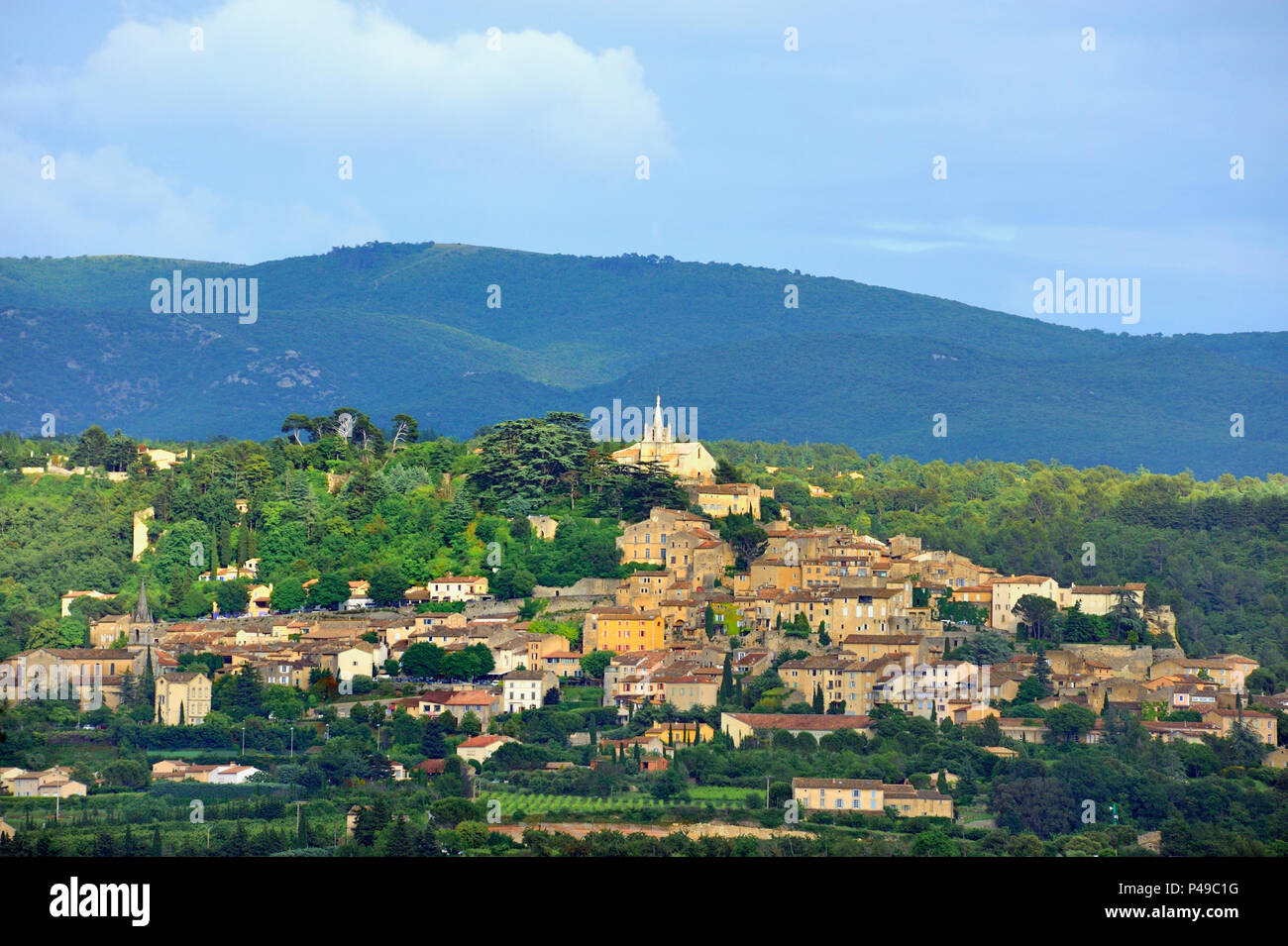 Bonnieux historic hill village vaucluse hi-res stock photography and ...