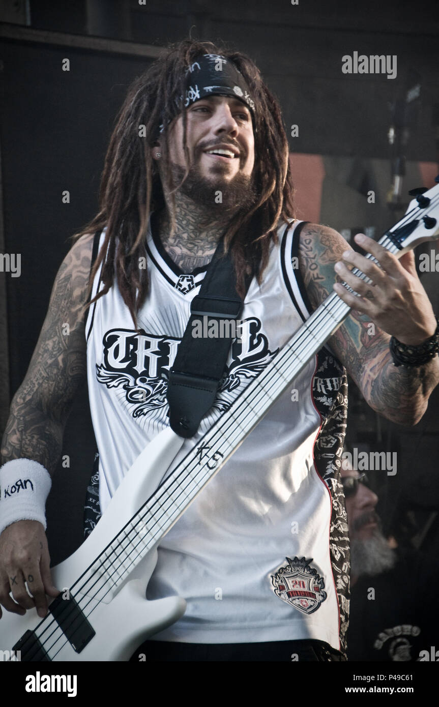 Korn performing live at the 2009 Sunset Strip Music Festival in ...