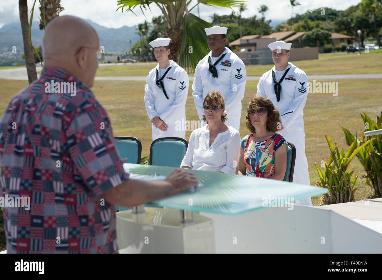 160622-N-IU636-046 PEARL HARBOR (June 22, 2016) Retired Master Chief ...