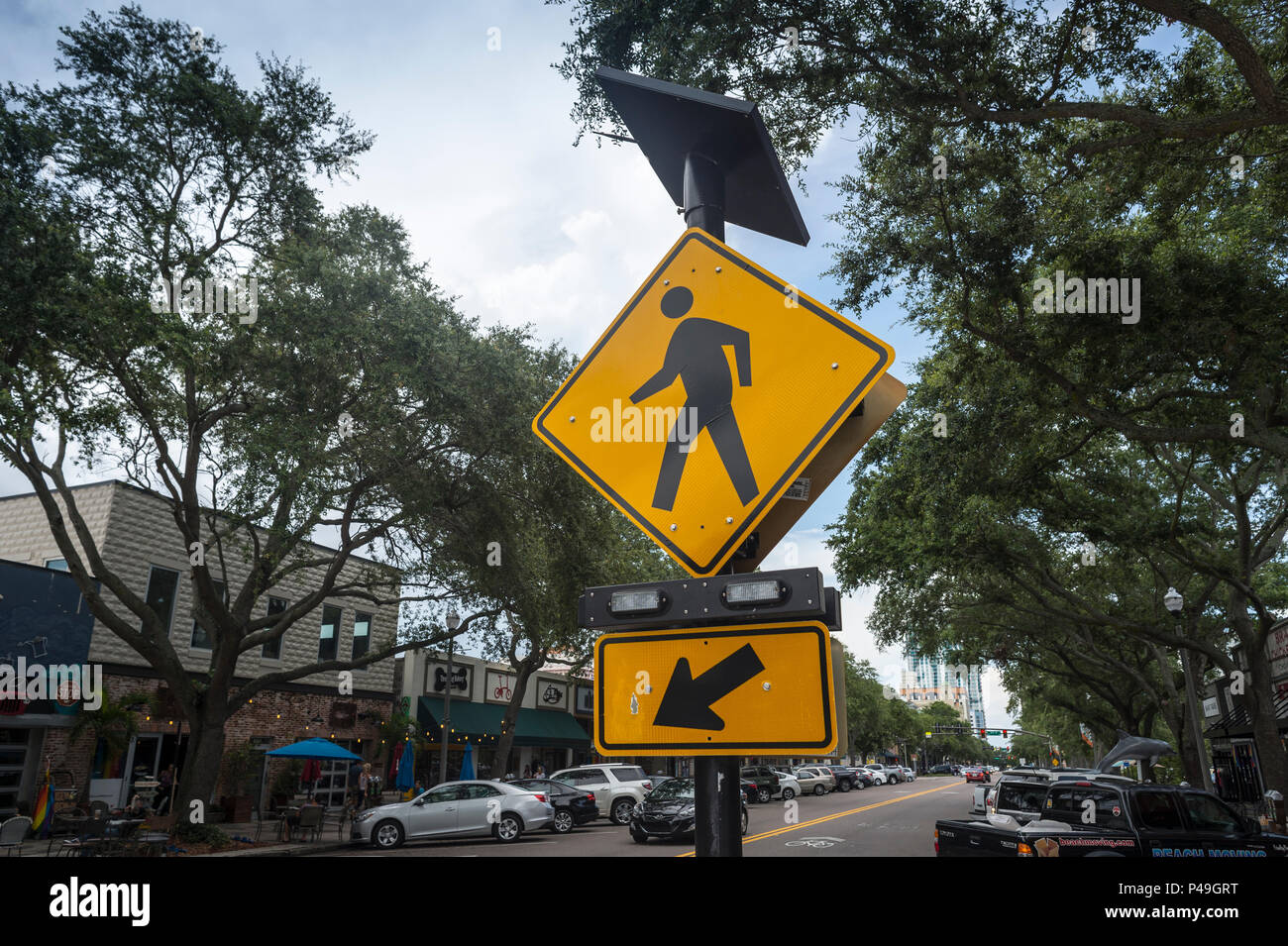 Yellow pedestrian crossing sign hi-res stock photography and images - Alamy