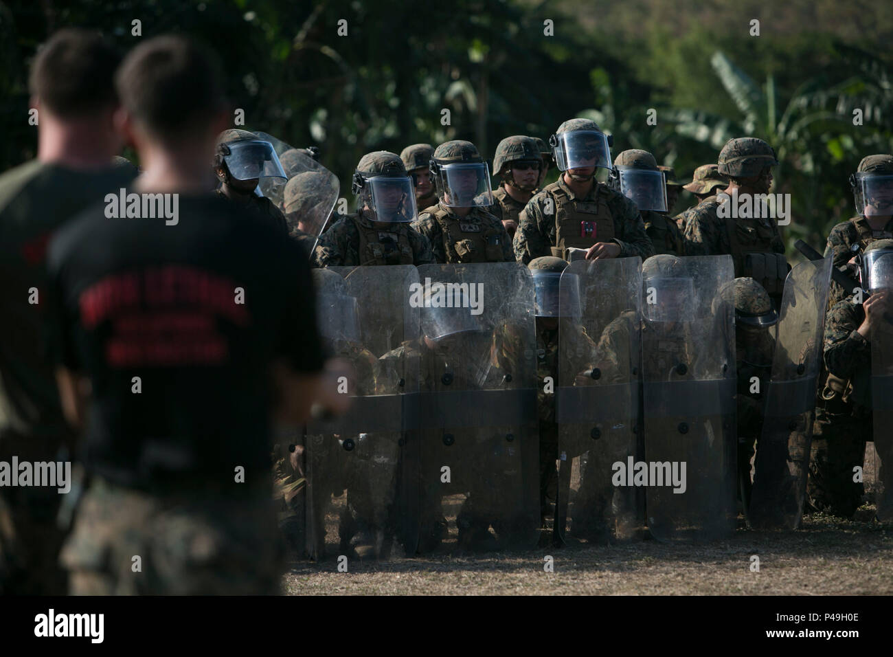 U.S. Marines and soldiers with the Papua New Guinea Defence Force ...