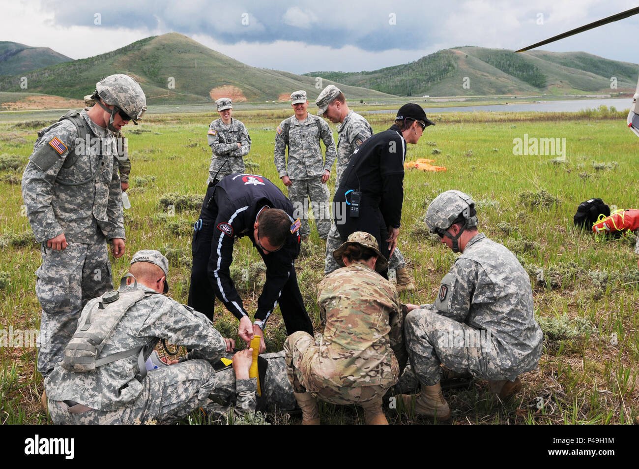 Medics with the 204th Maneuver Enhancement Brigade cross train with ...