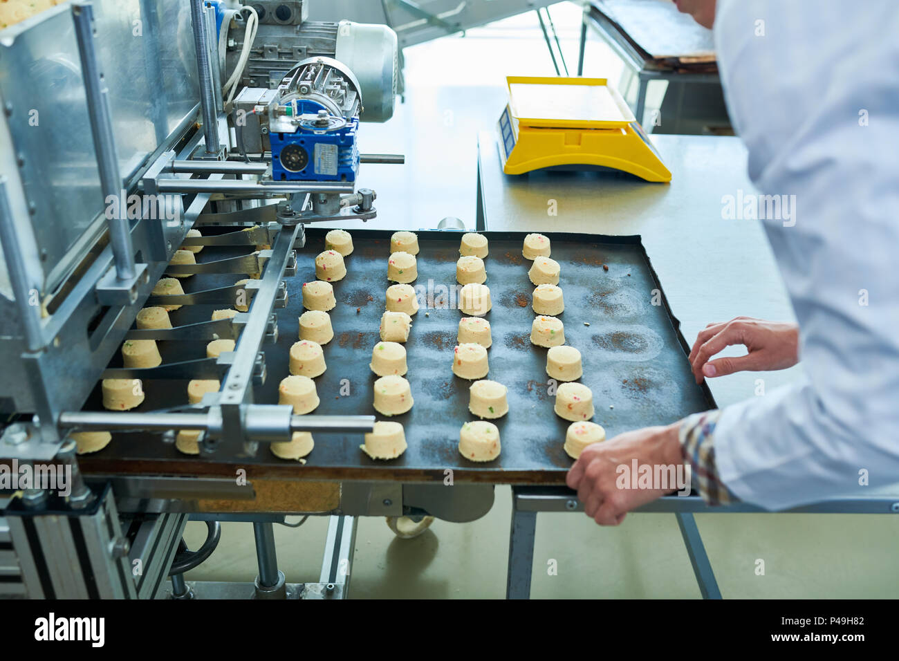 Confectionery machine hi-res stock photography and images - Alamy