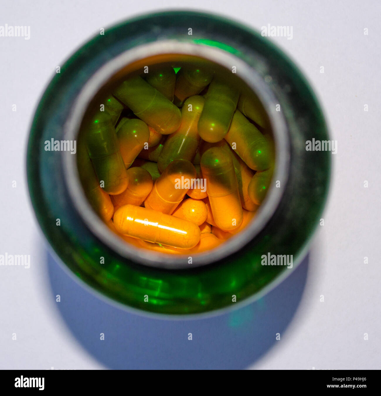Starch capsule hi-res stock photography and images - Alamy