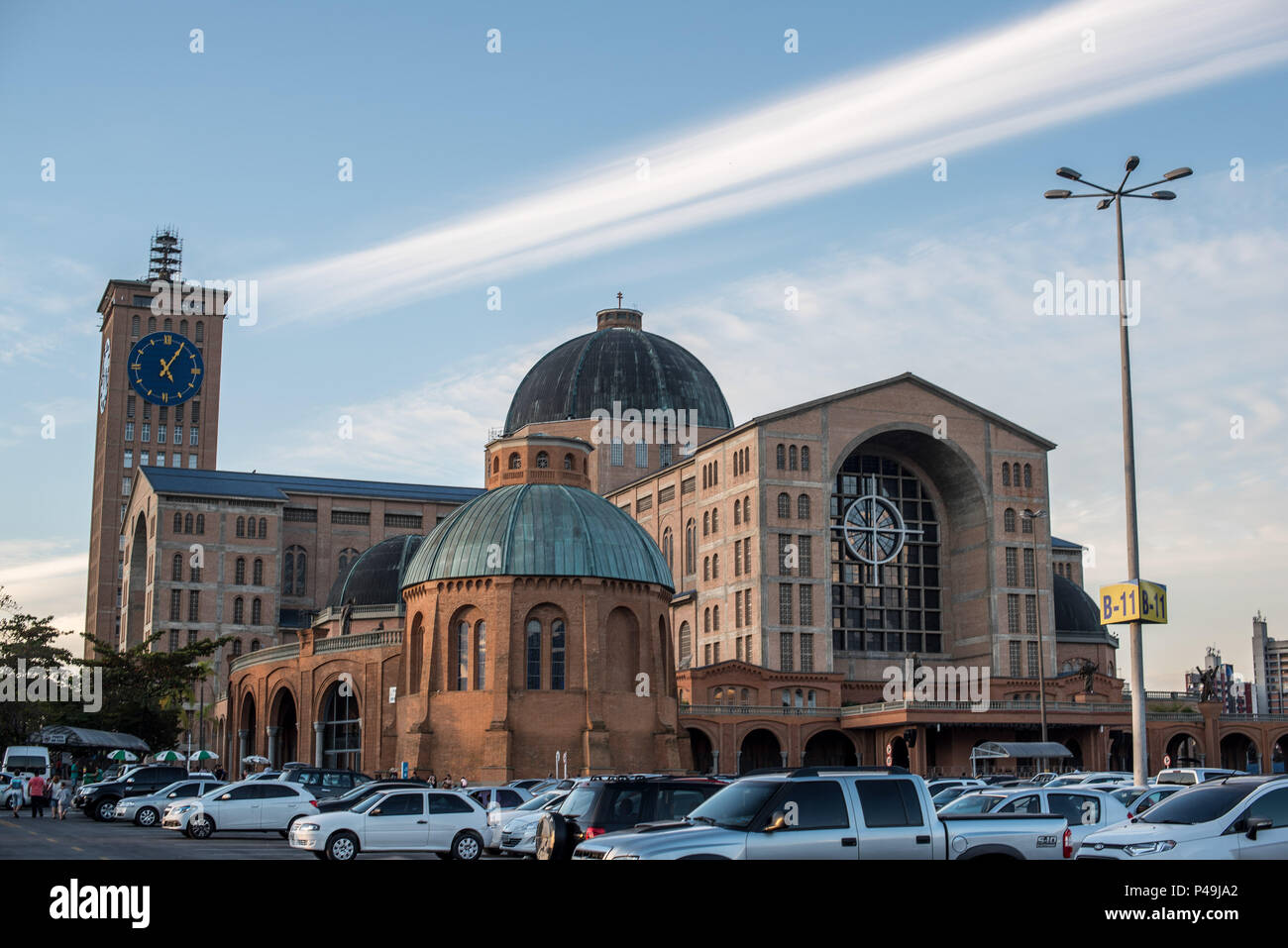 Santuario de nossa senhora aparecida hi-res stock photography and ...