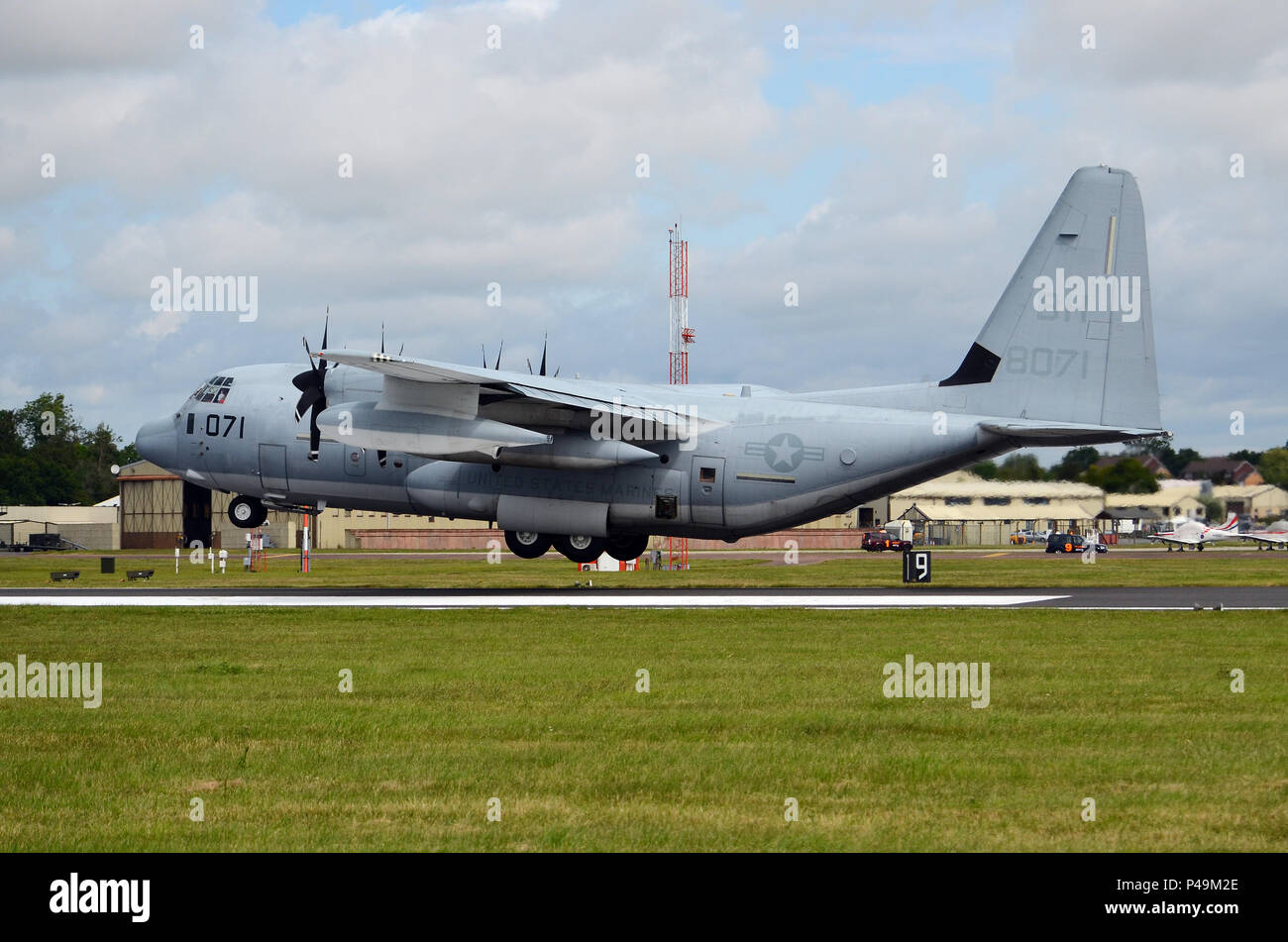 C 130 pilot hi-res stock photography and images - Alamy