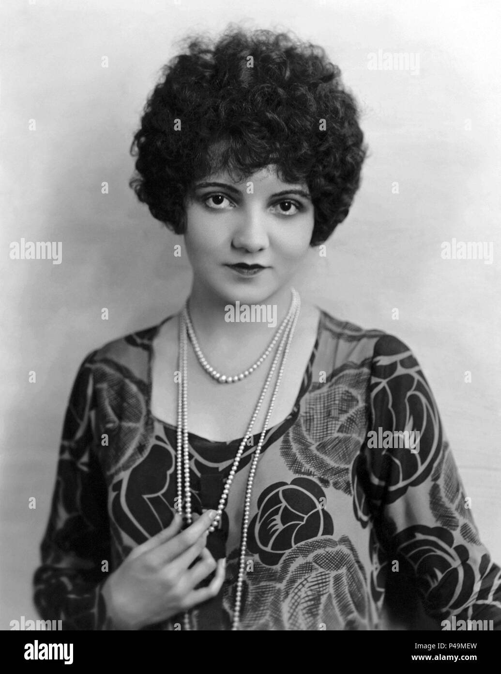 Claudette colbert stars in Black and White Stock Photos & Images - Alamy