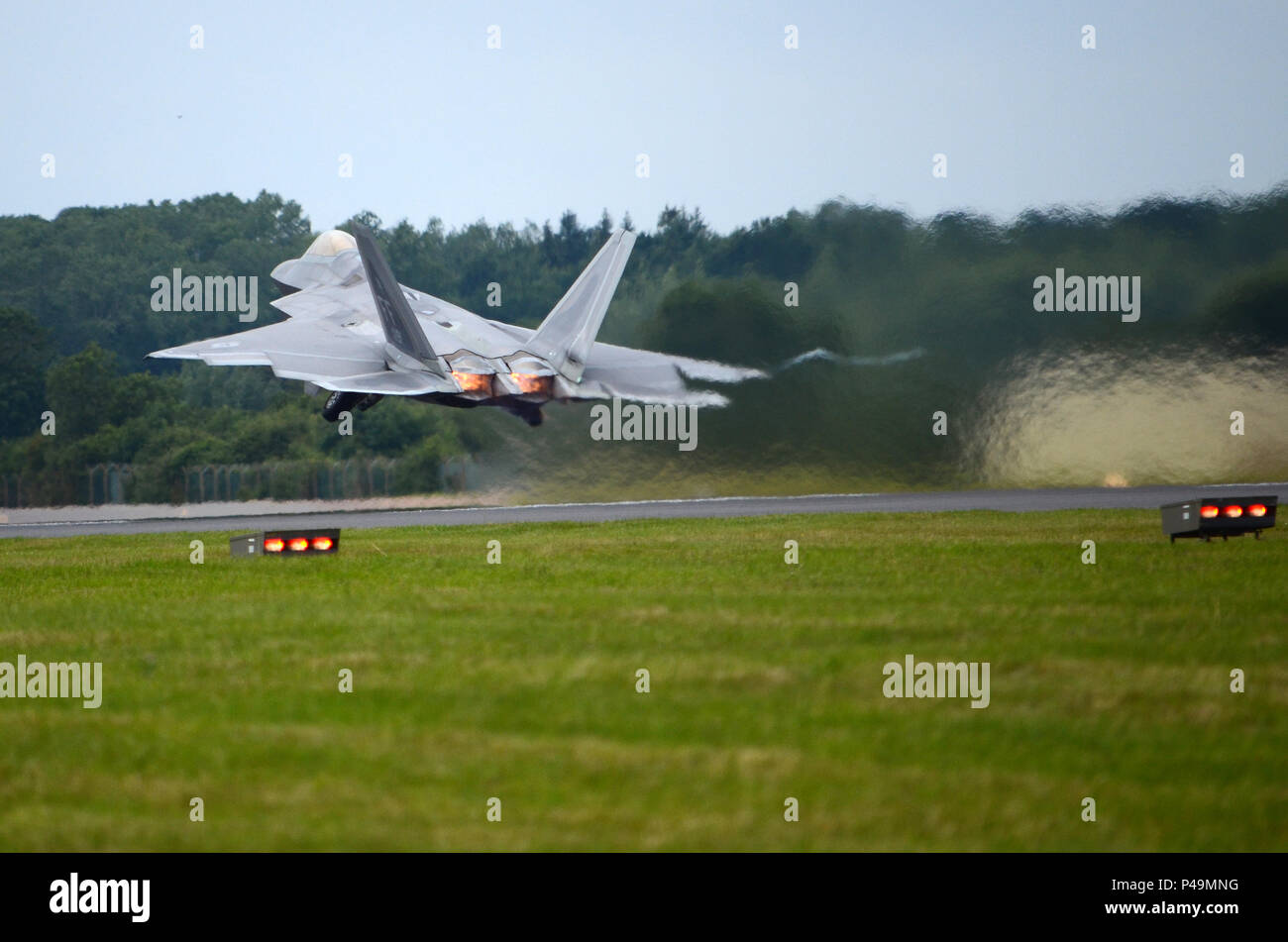 Fifth generation stealth aircraft hi-res stock photography and images ...