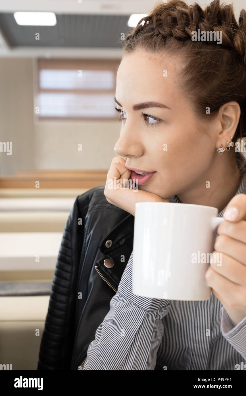 Mug in hand hi-res stock photography and images - Alamy