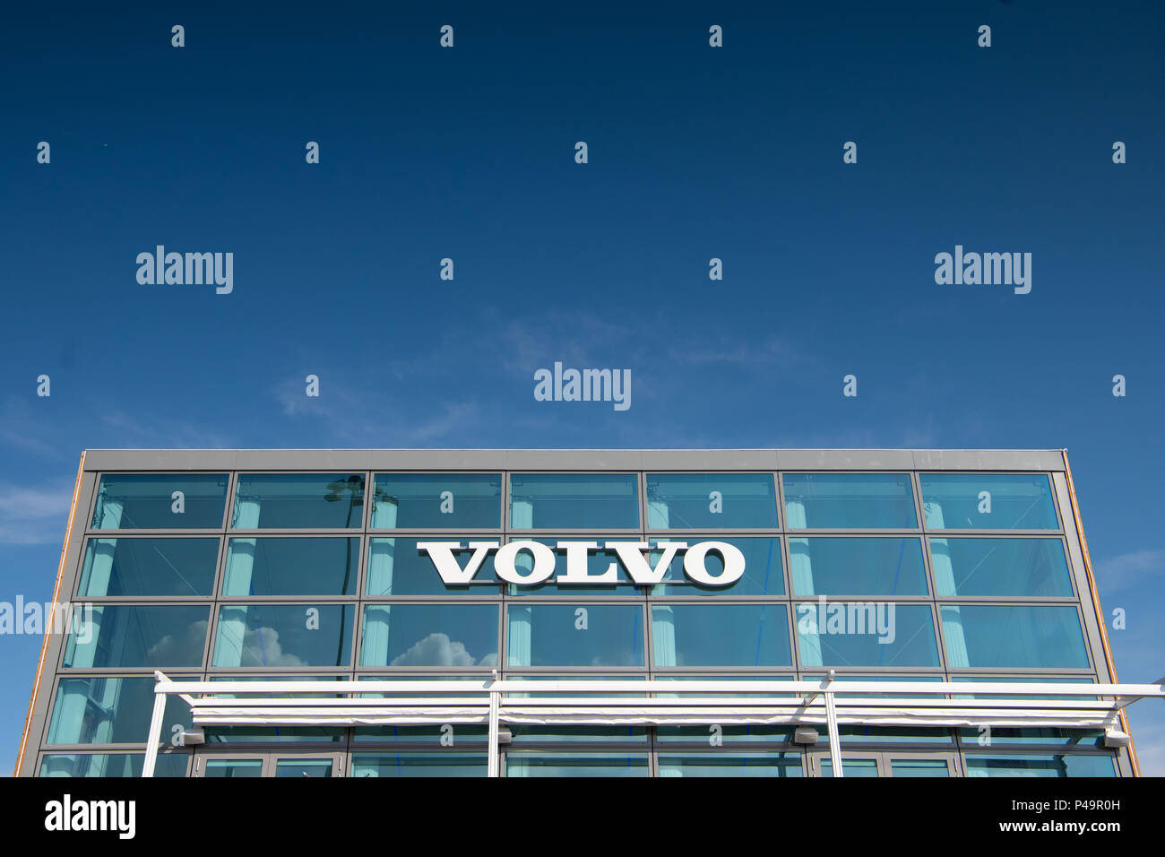 Volvo cars logo hi-res stock photography and images - Alamy
