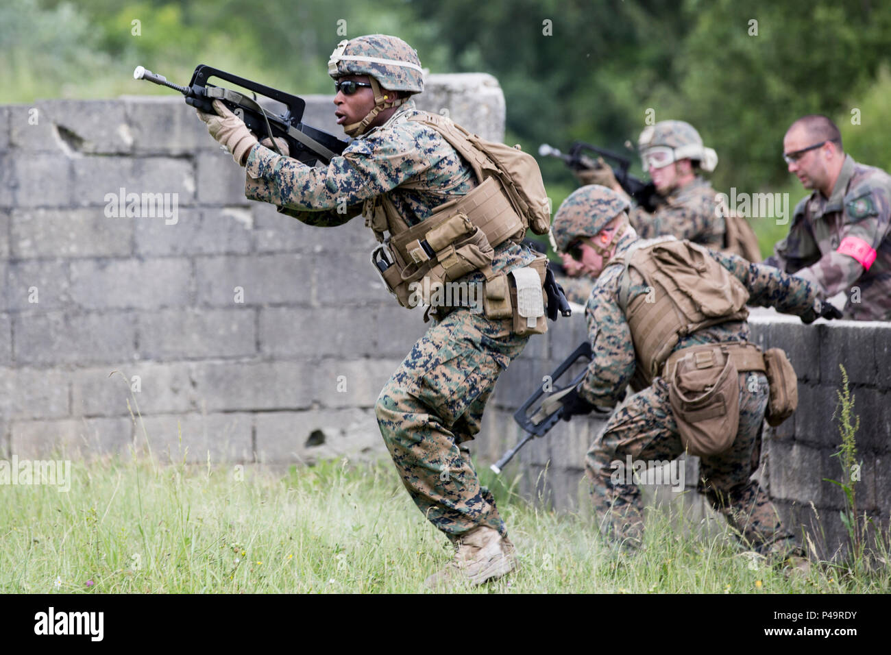 Famas f1 hi-res stock photography and images - Alamy