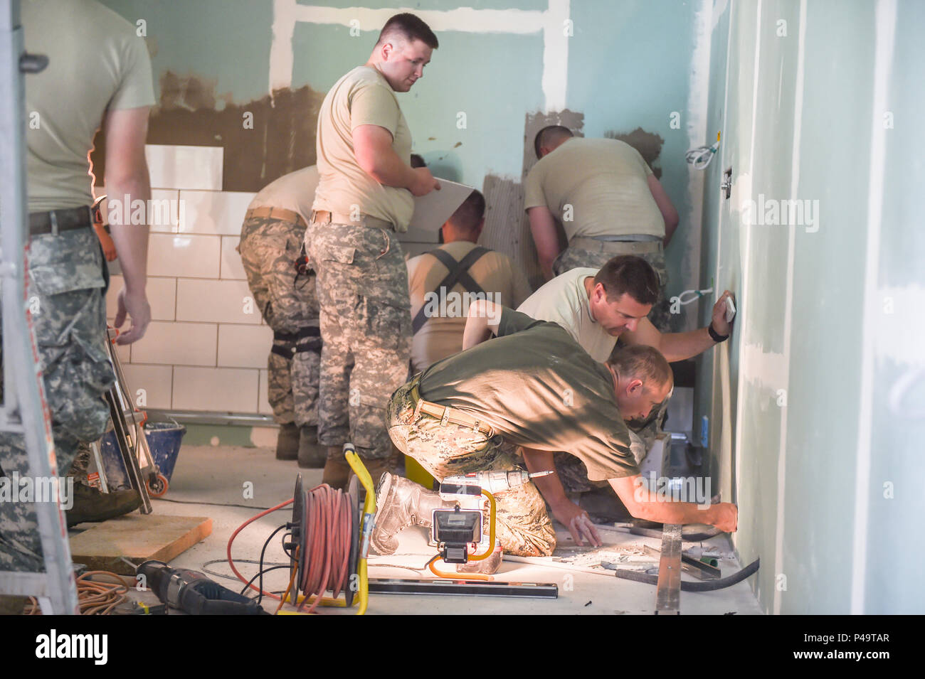 Soldiers of the Minnesota Army National Guard 851st Vertical Engineer ...