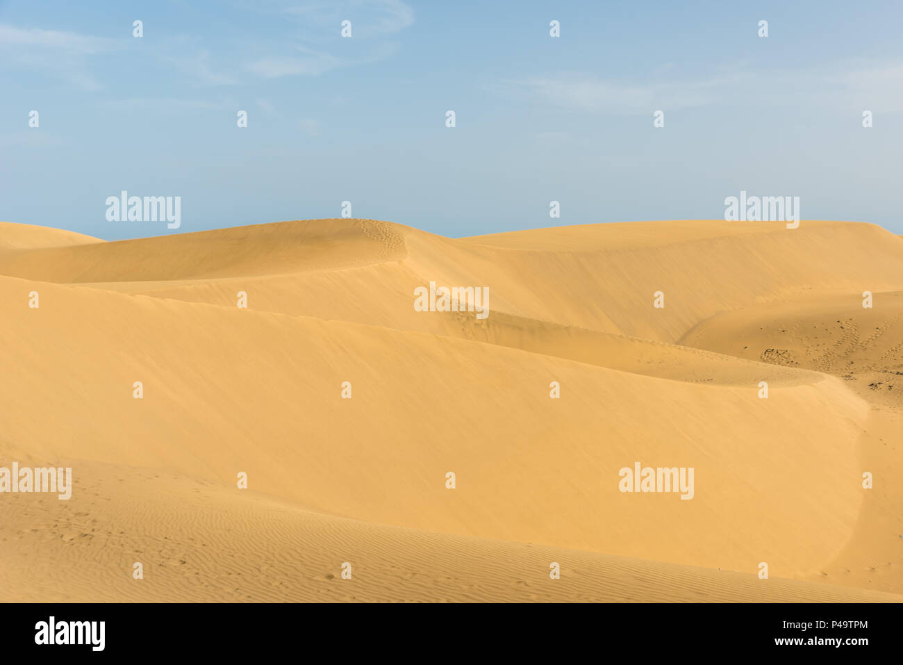 Desert - beautiful landscape with sand dunes Stock Photo - Alamy