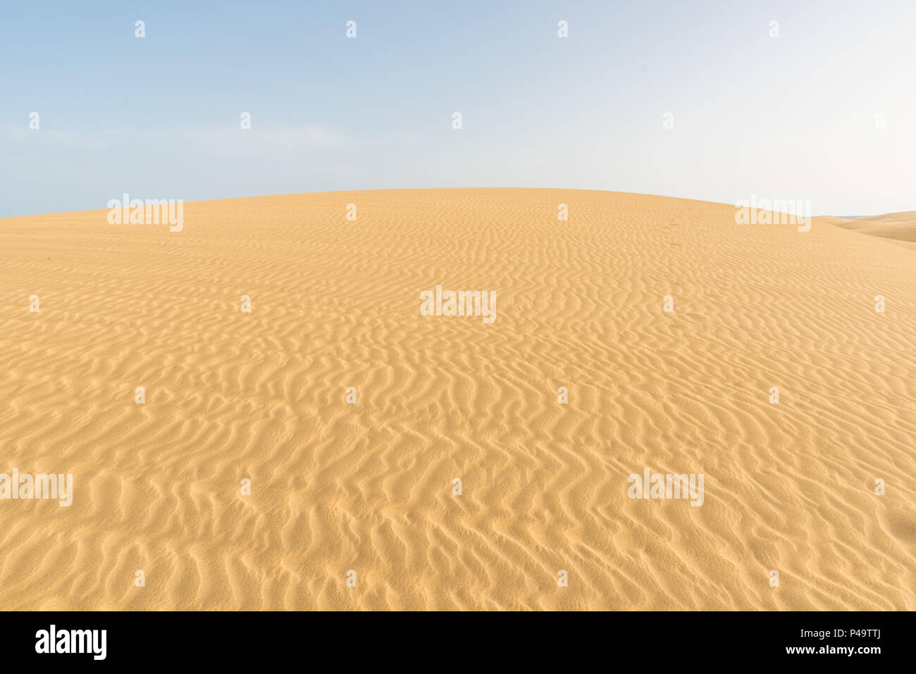 Desert - beautiful landscape with sand dunes Stock Photo - Alamy