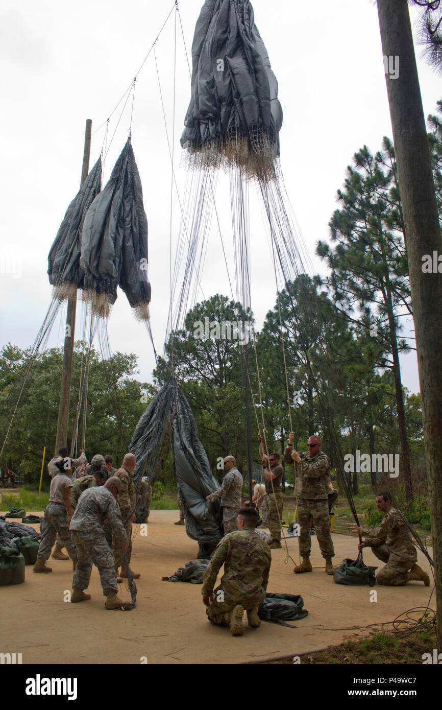 U.S. Army Reserve Paratroopers participate in an airborne operation ...