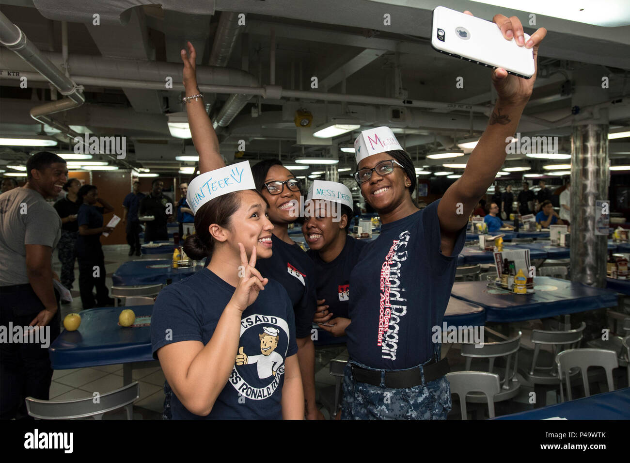 Crew members uss philippine hi-res stock photography and images - Alamy